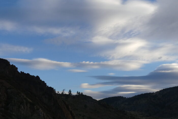 Fluctus (Kelvin-Helmholtz) and altocmumulus lenticularis sha…